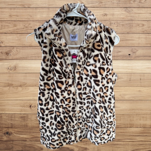 Katydid | Jackets & Coats | Nwt Katydid Cheetah Print Furry Vest | Poshmark